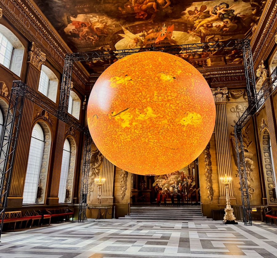 Luke Jerram: ‘Helios’ at the Painted Hall – URBAN-ADVENTURER