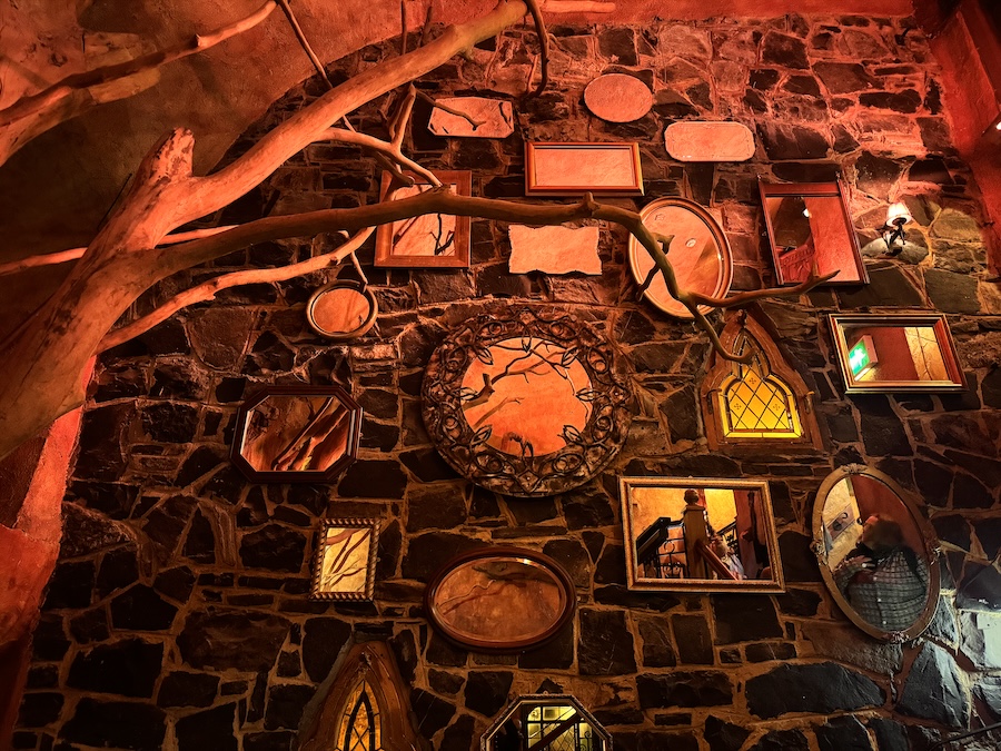 This London Pub Looks Straight Out of The Lord of the Rings – Waxy O ...