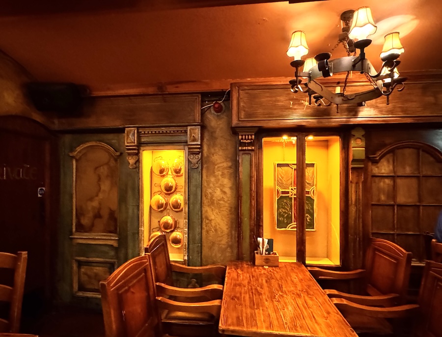 This London Pub Looks Straight Out of The Lord of the Rings – Waxy O ...